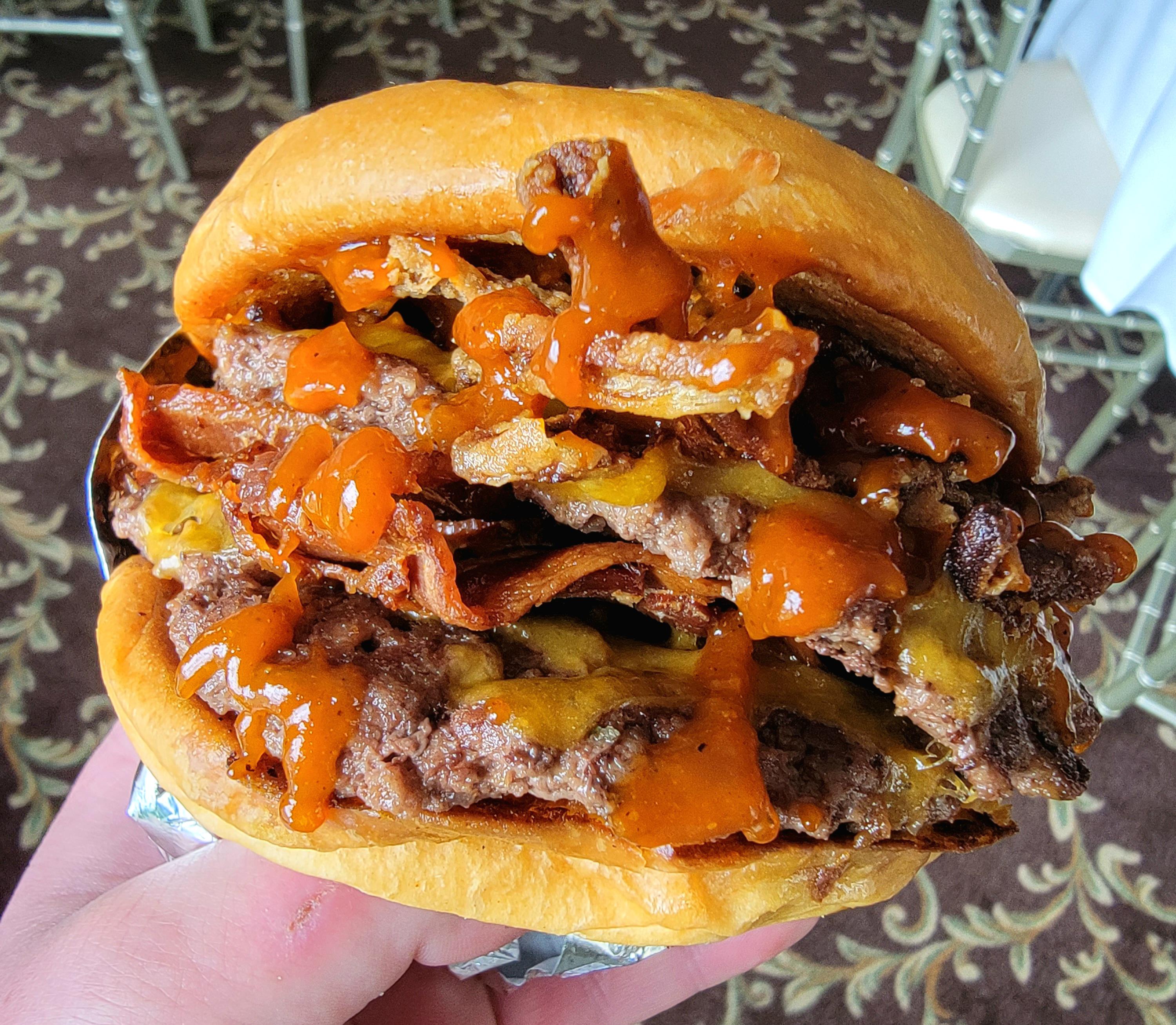 BBQ Bacon Burger | Scrolller