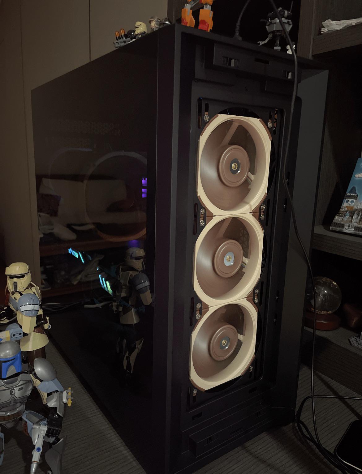 Full frontal | Scrolller