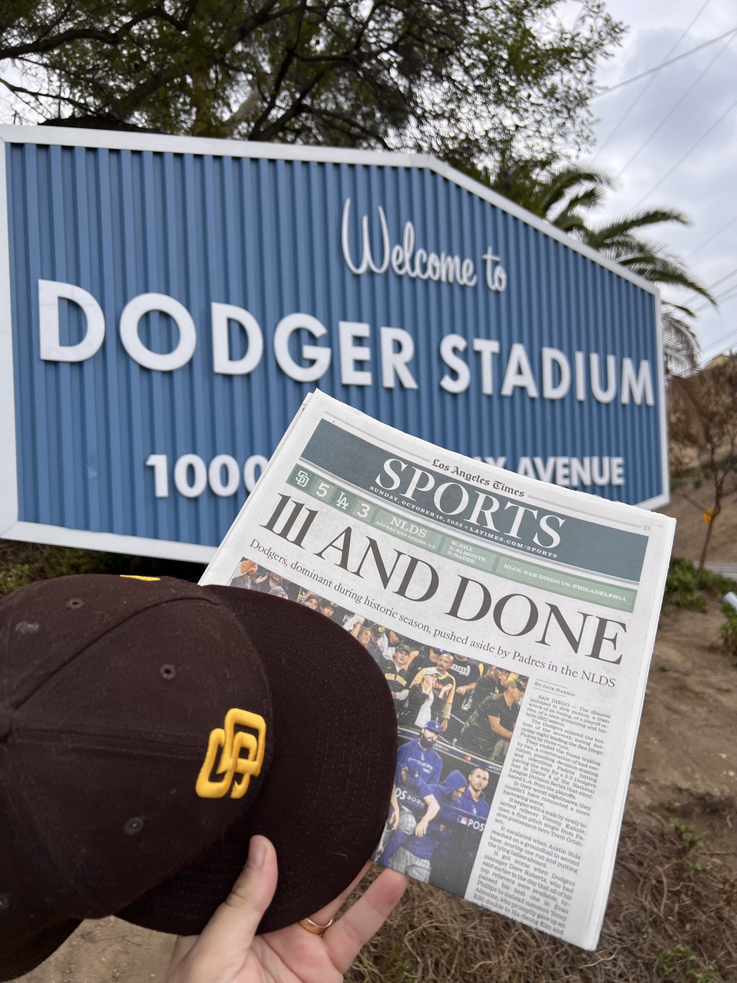Padres fan checking in from LA | Scrolller