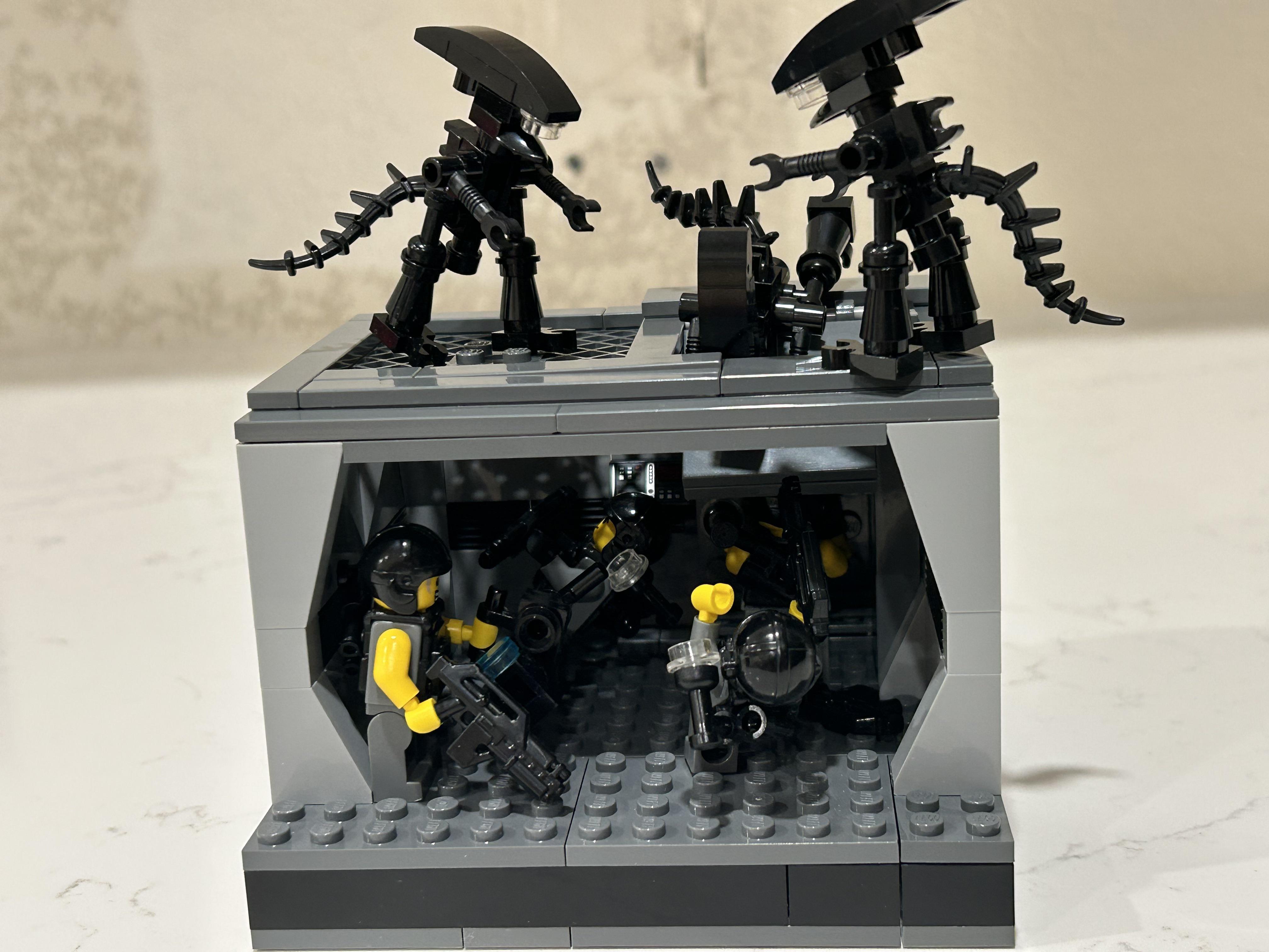 Xenomorph Attack! | Scrolller