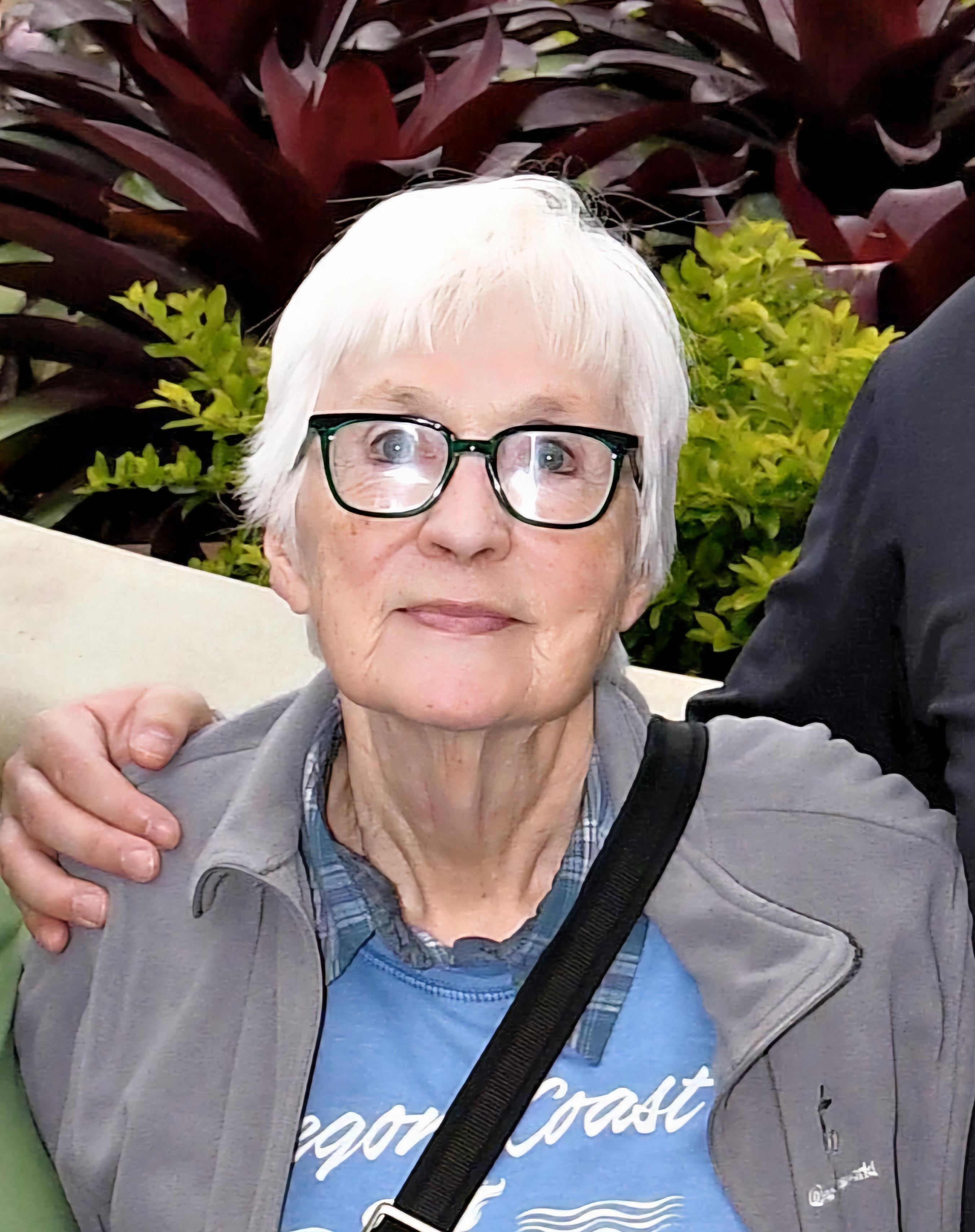 Paid Request ($20) for Photo Retouching for a Memorial | Scrolller