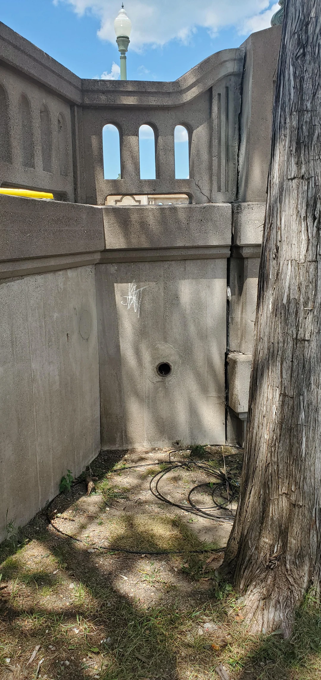 O Glory hole of the Bridge, share your wisdom | Scrolller