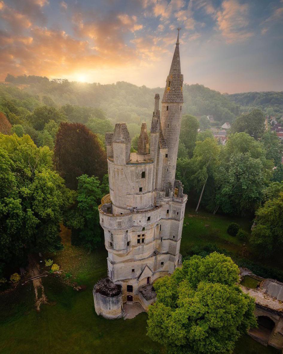 Warlock’s Tower | Scrolller