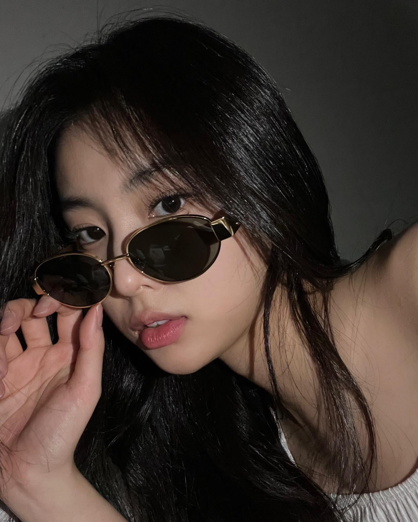 220304 Kang Hyewon Instagram Update | Scrolller