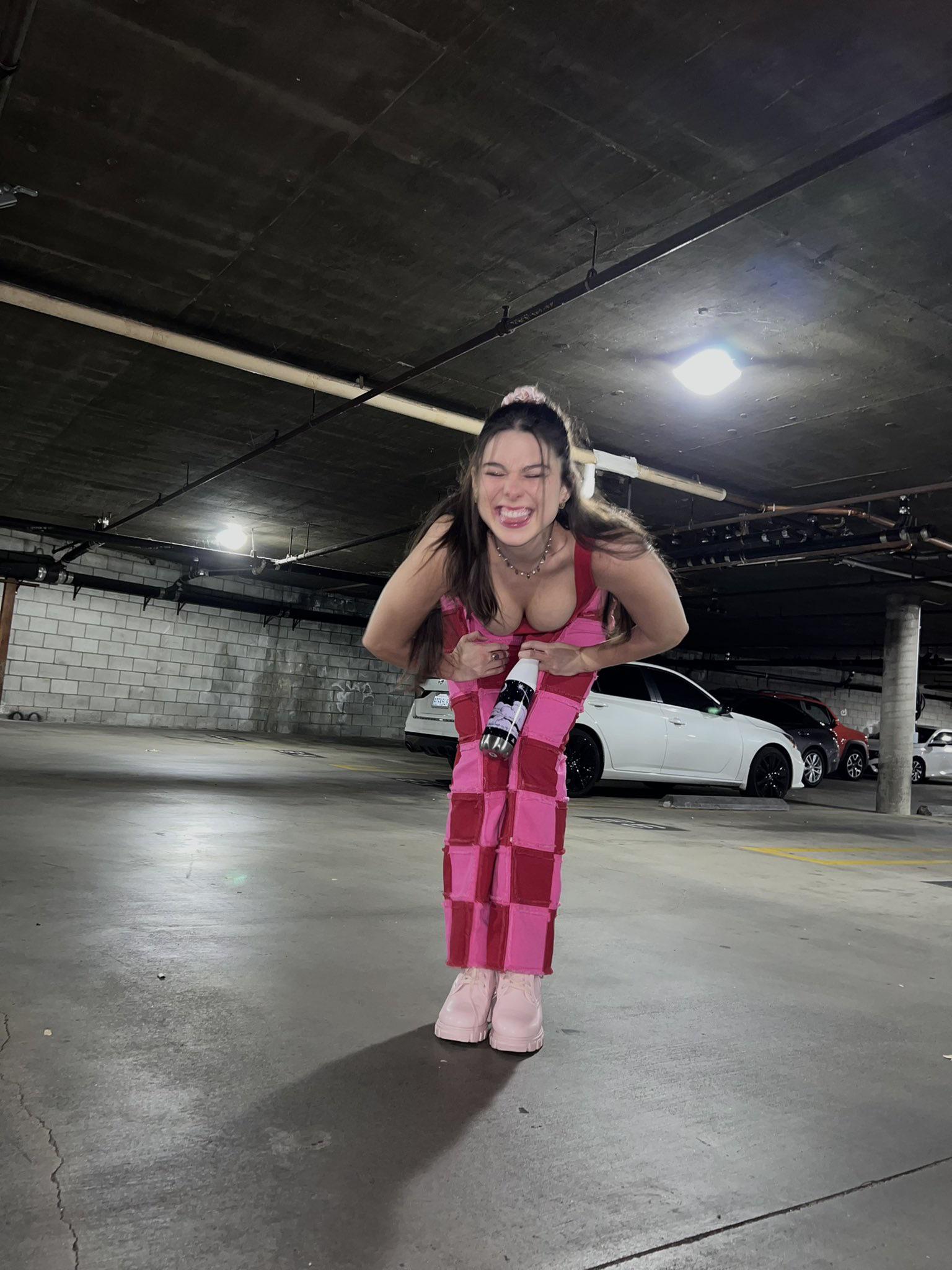 Cute checkered outfit | Scrolller