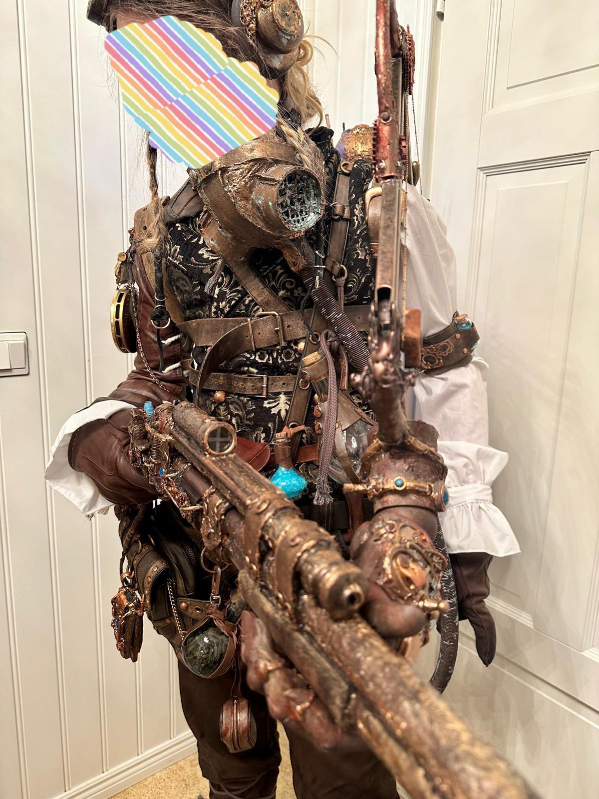 Steampunk costume | Scrolller