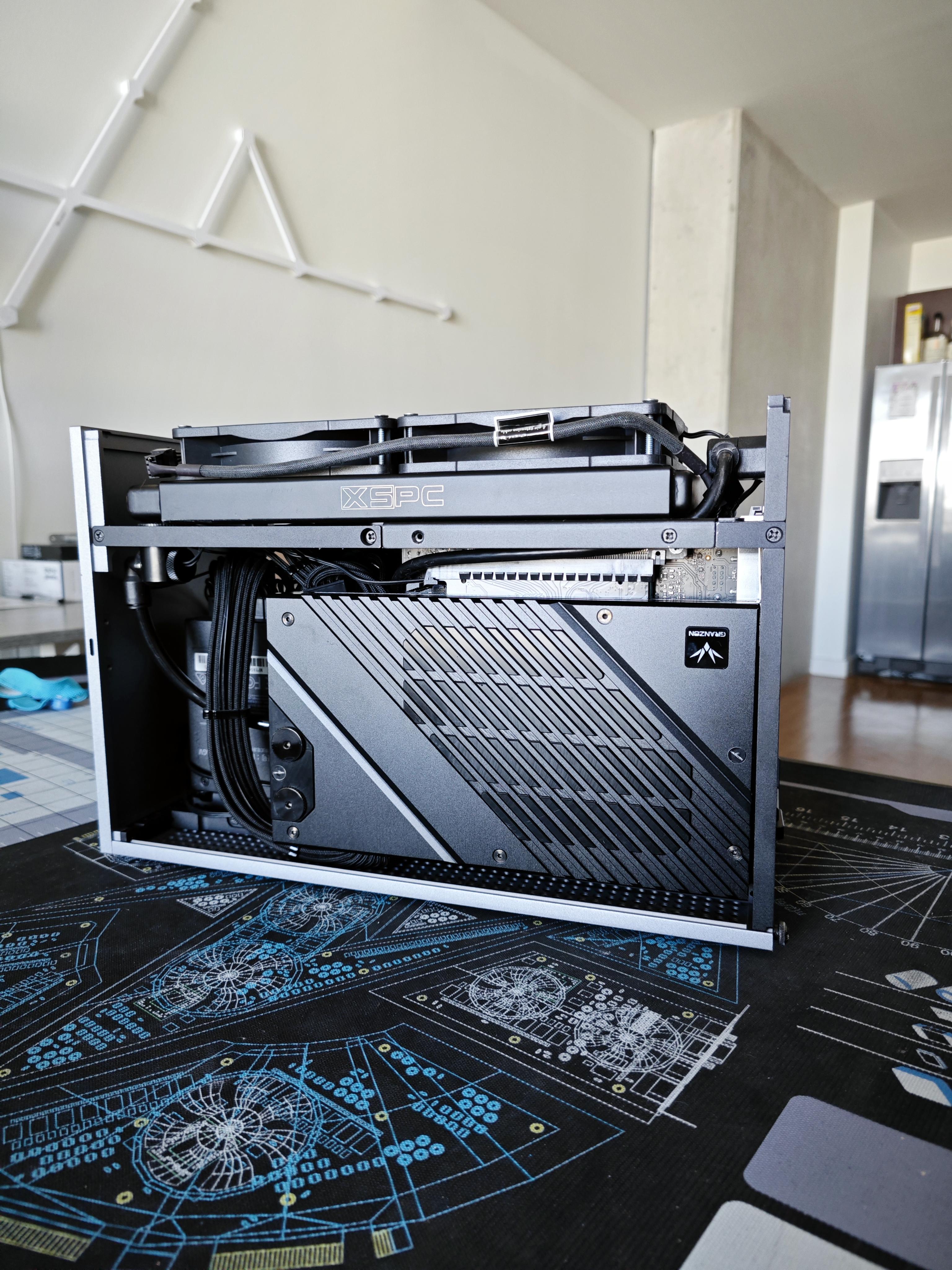 Custom Loop | FormD T1v2 | 7800X3D | RTX 4090 FE | Scrolller