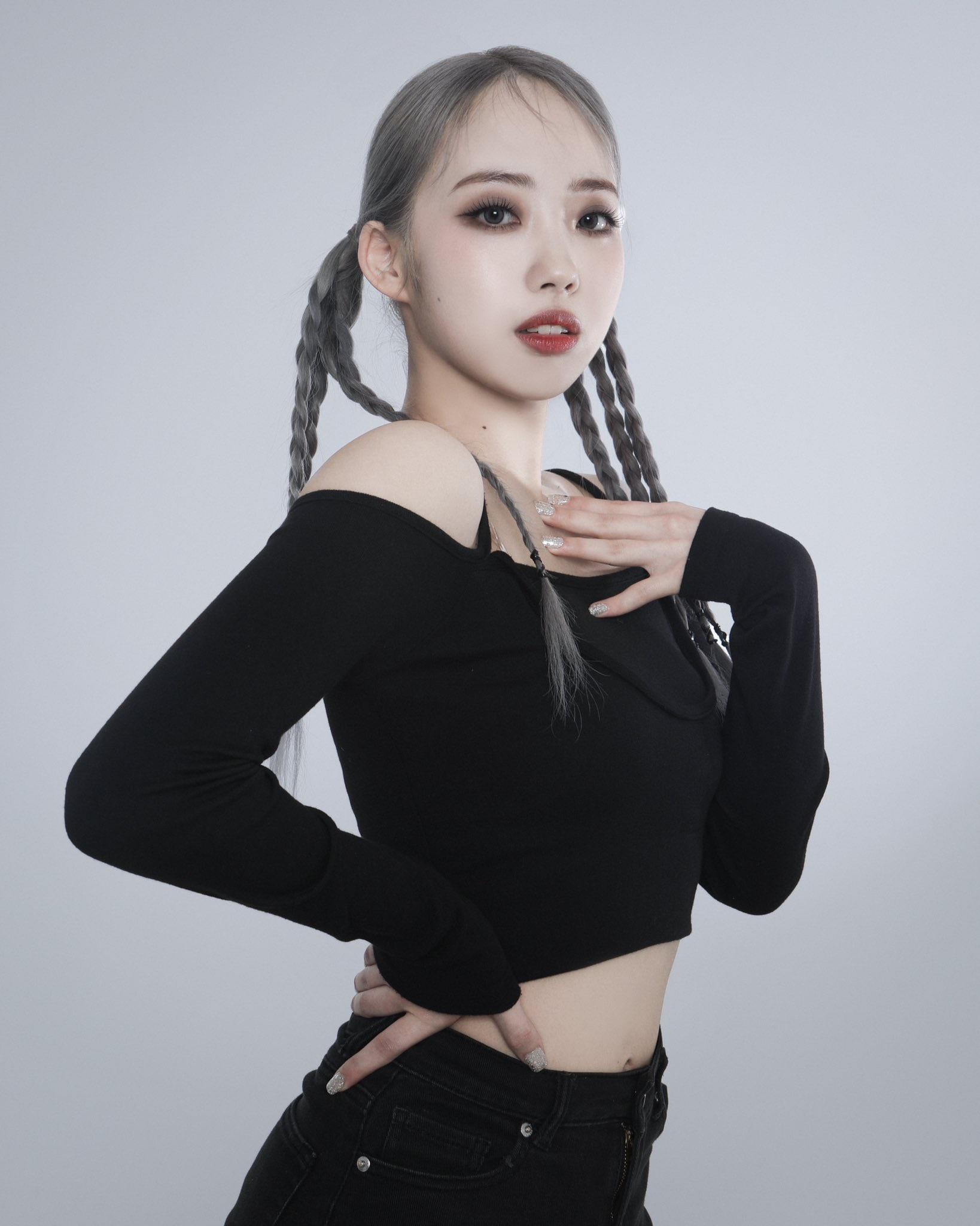 ViV - NAGOMI (Girls Planet 999 Hiyajo Nagomi) (Member Introduction Photos) | Scrolller