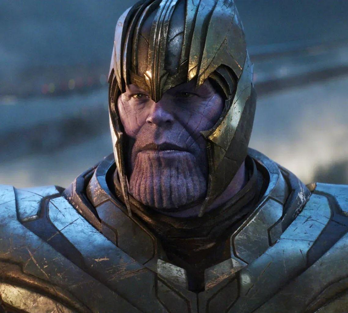 Red Hulk vs Thanos | Scrolller