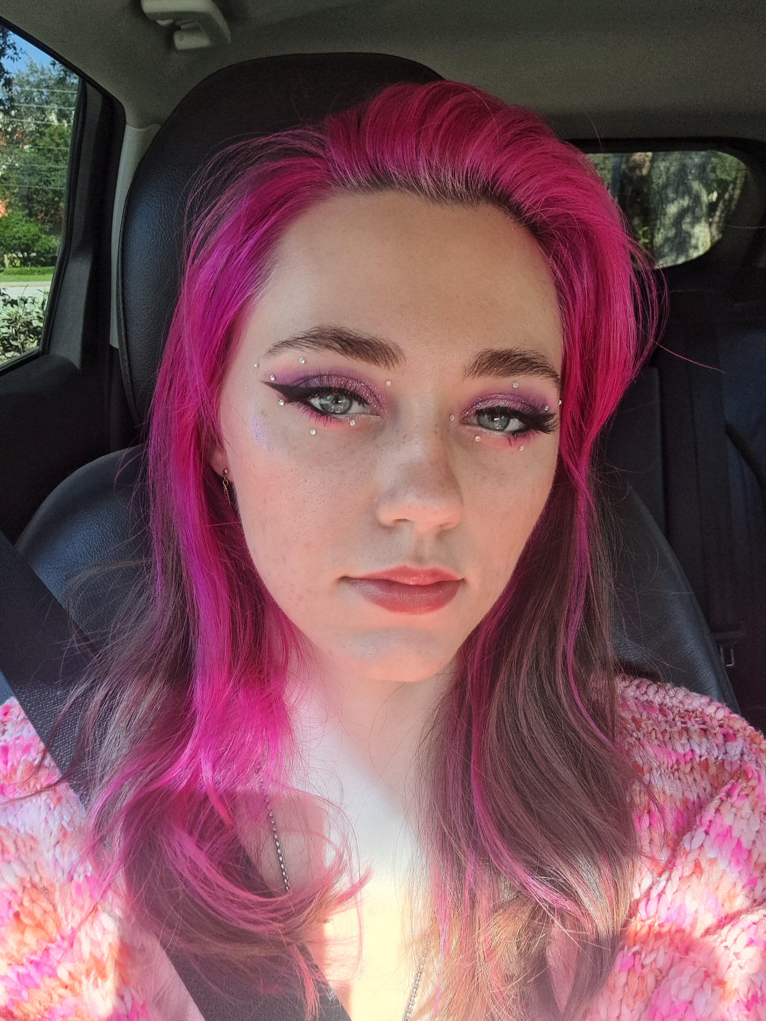 Work makeup | Scrolller