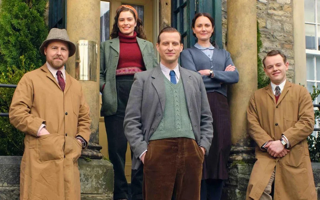 Where can I find one of these work coats | Scrolller