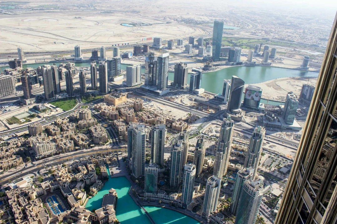 Dubai from Burj Khalifa is better than Mission Imposible GP | Scrolller