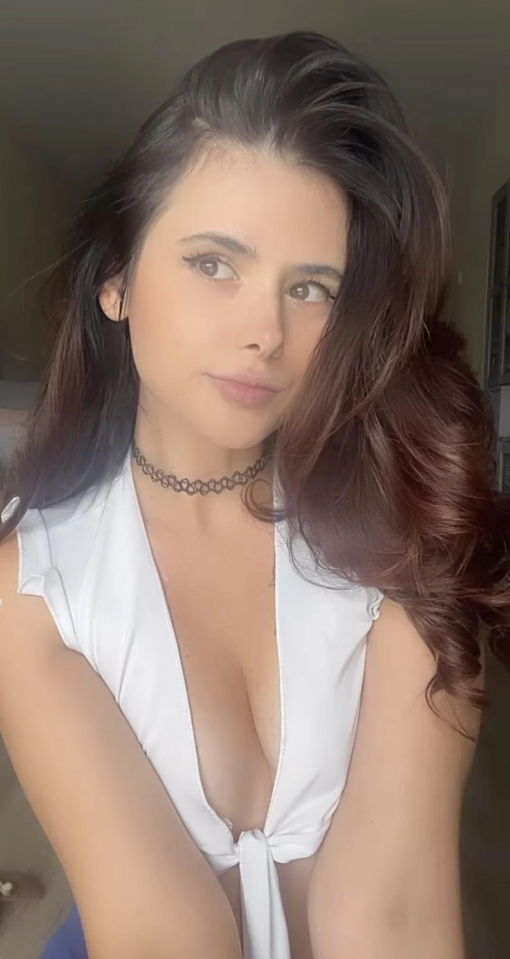 Great eyes on Kira | Scrolller