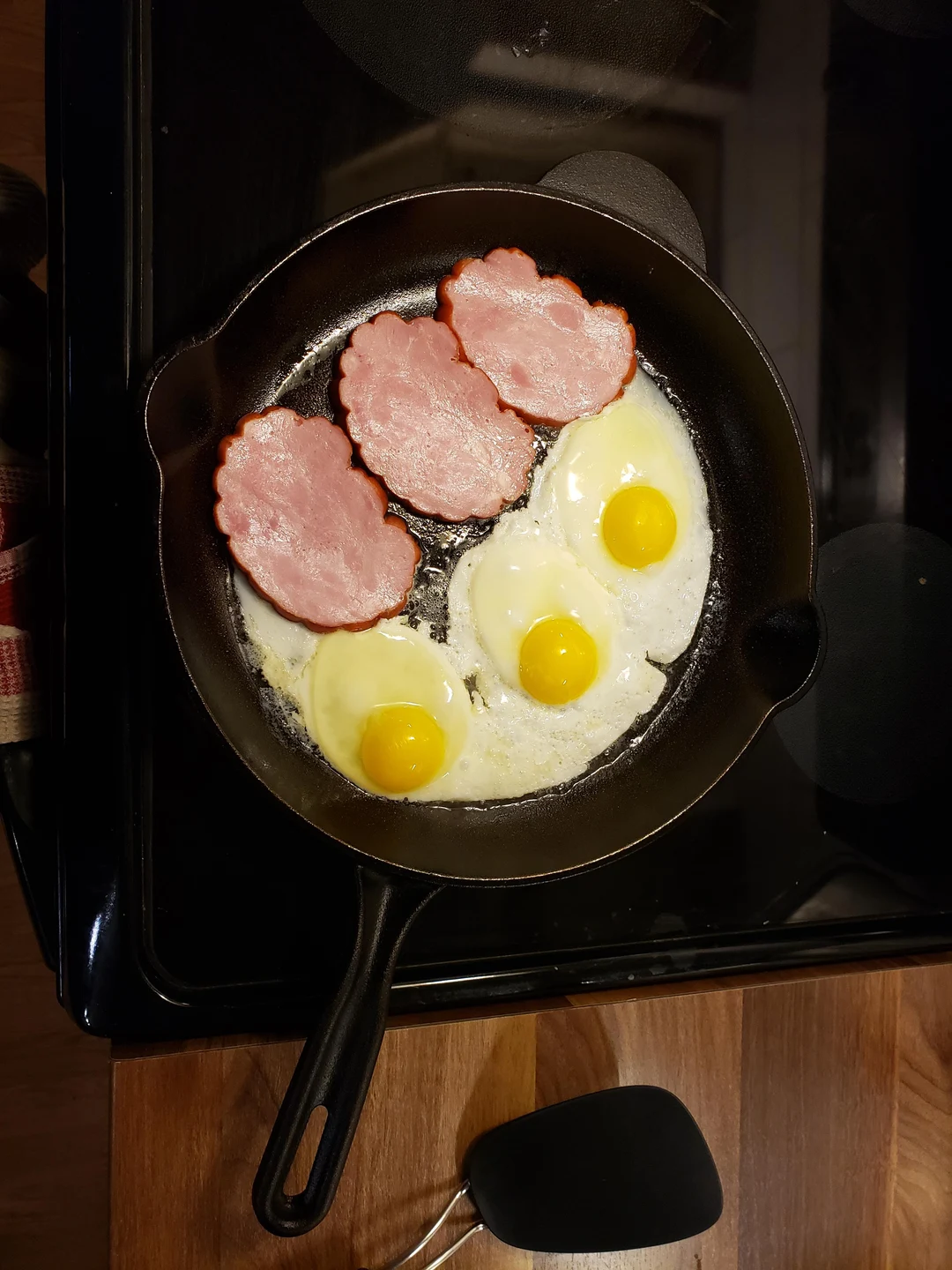 Ham and eggs on a cold winter morning. -35C | Scrolller