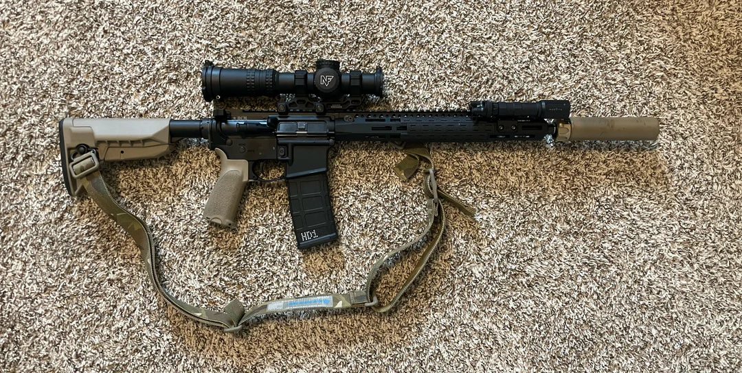 Here gun. | Scrolller