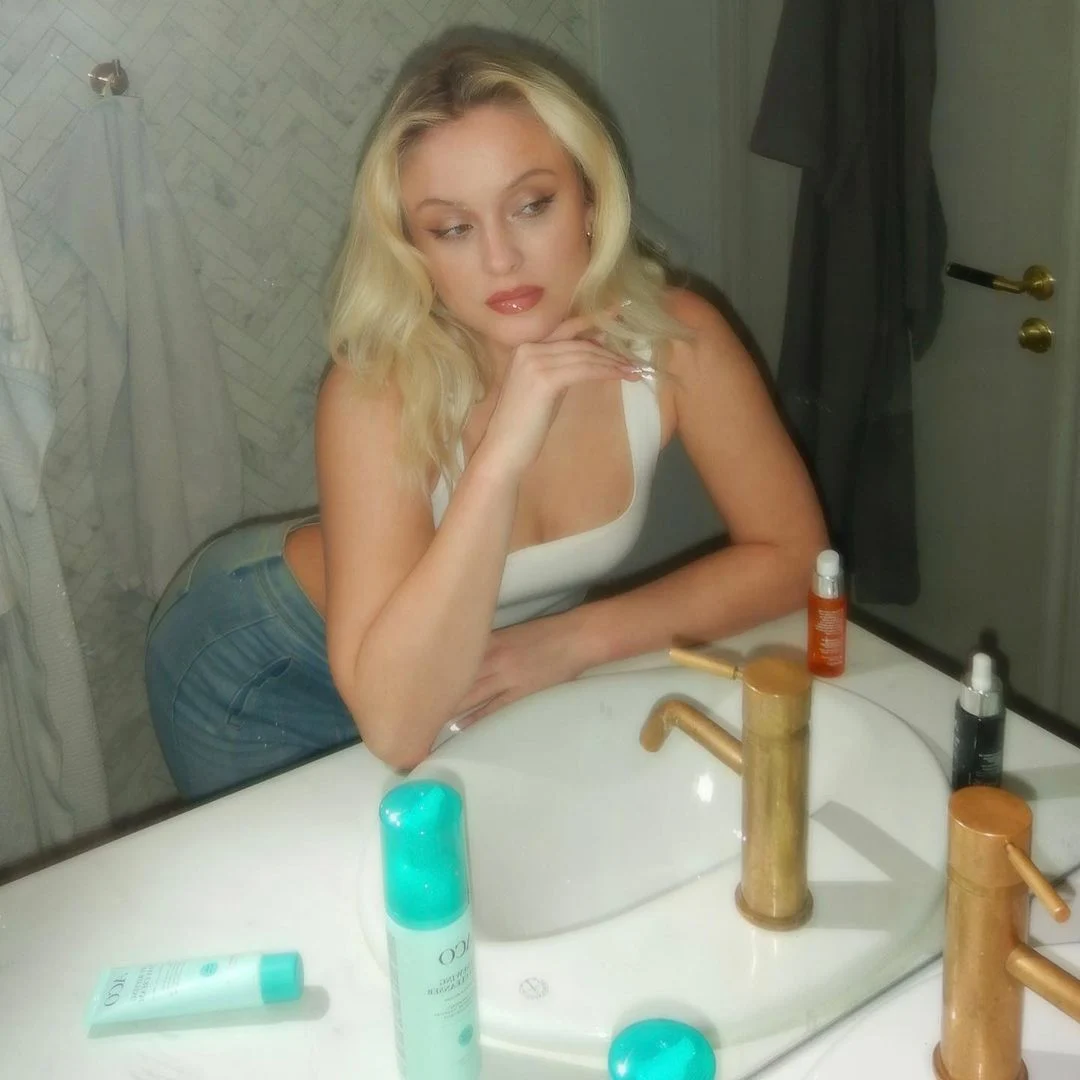 Bending over the counter | Scrolller