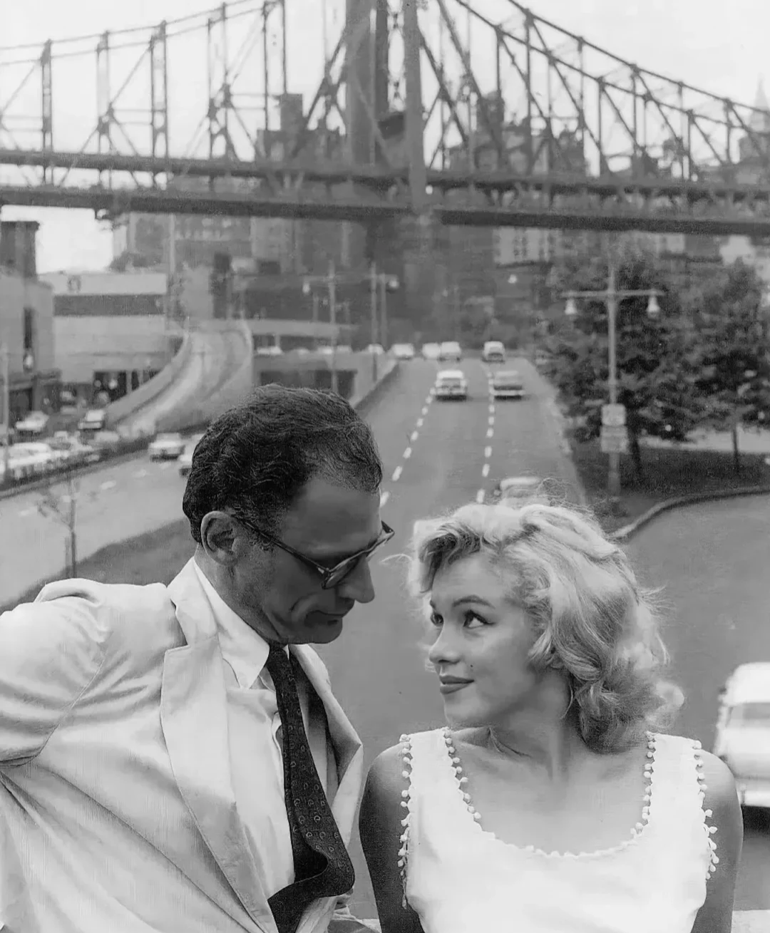 Arthur Miller and Marilyn Monroe, new york, 1957 | Scrolller