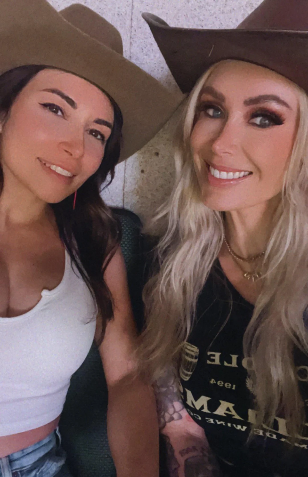 Alinity & Laura Lux | Scrolller