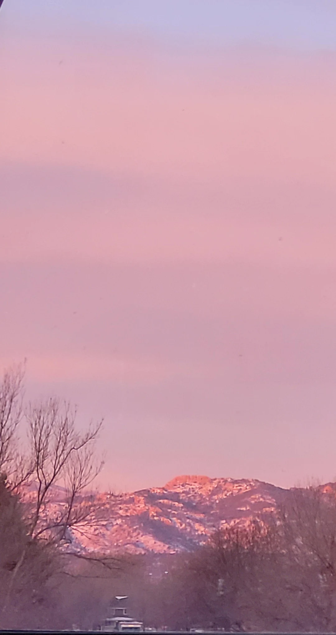 Pink Skies & Mountains before Snowfall- Northern Colorado 🩷 | Scrolller