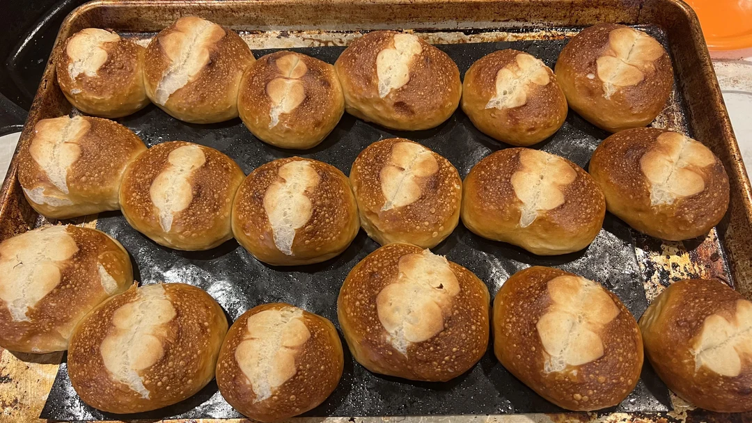 Pretzel rolls | Scrolller
