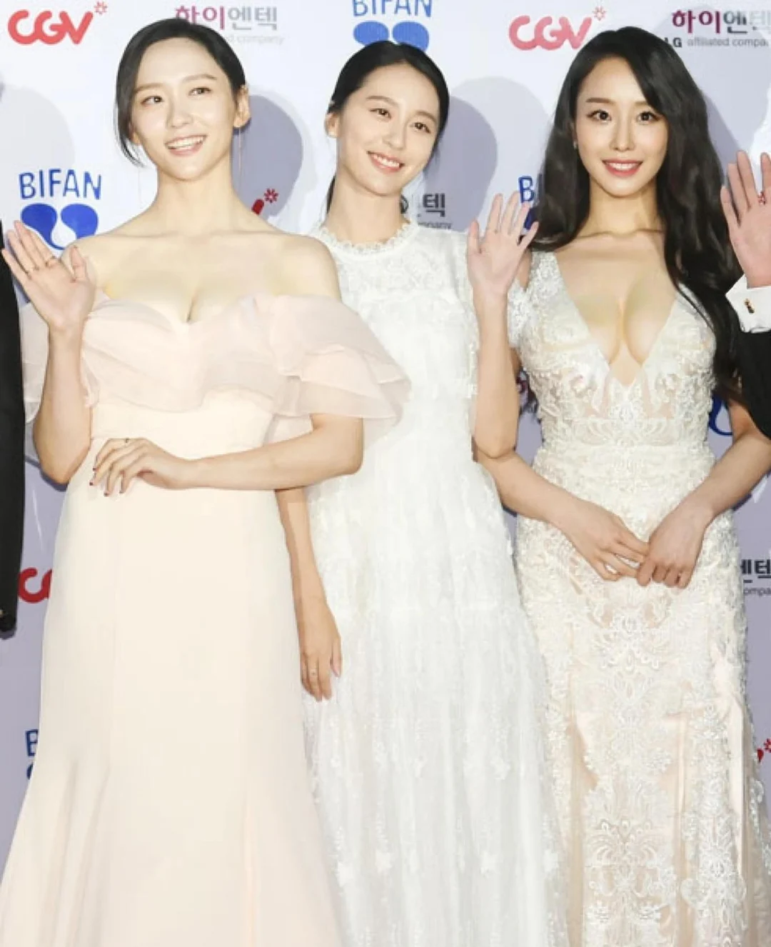 Park Ji-Hyun, Oh Ah-Yeon, Moon Ye-Won | Scrolller