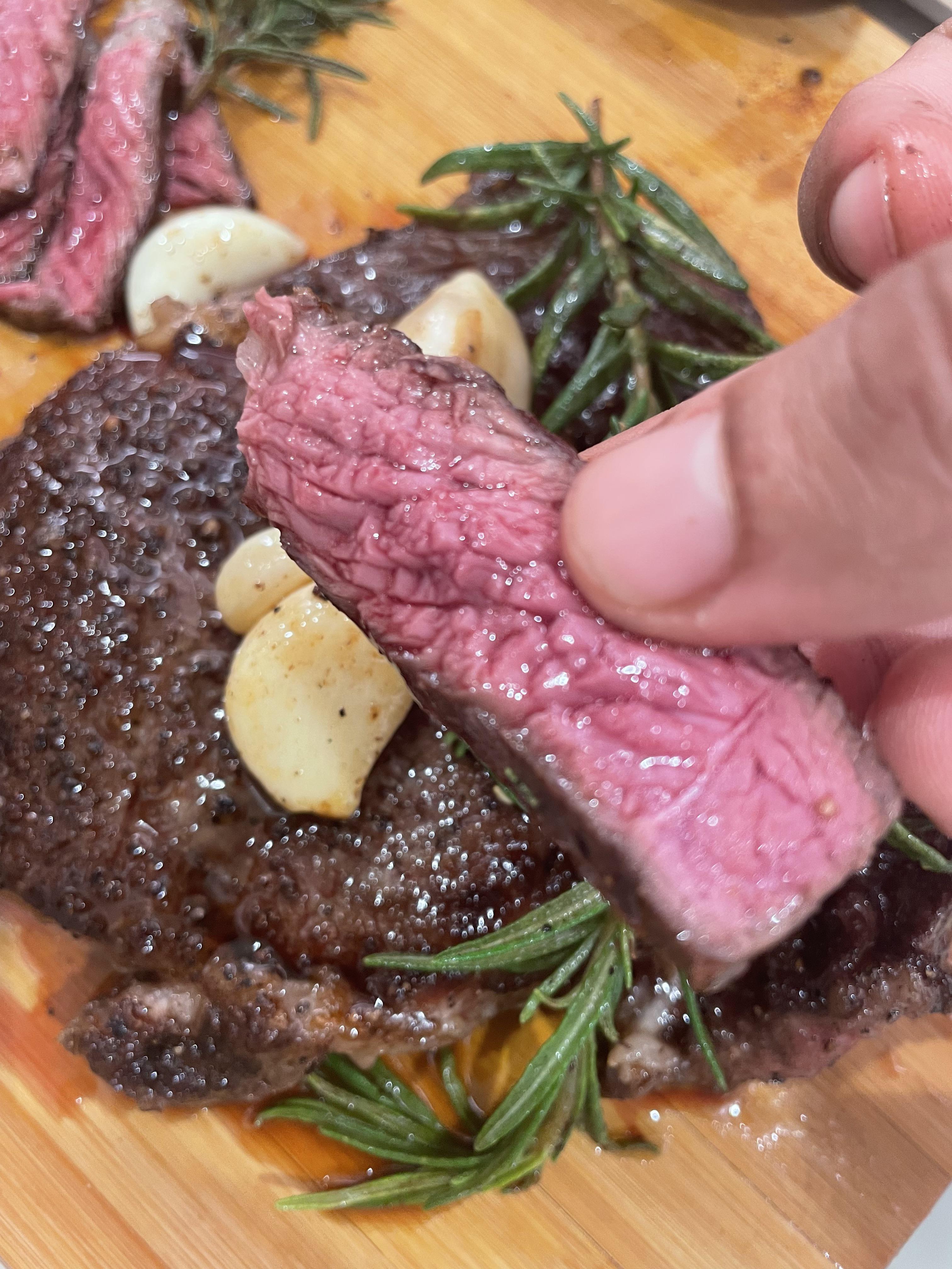 [homemade] butter garlic basted steak | Scrolller