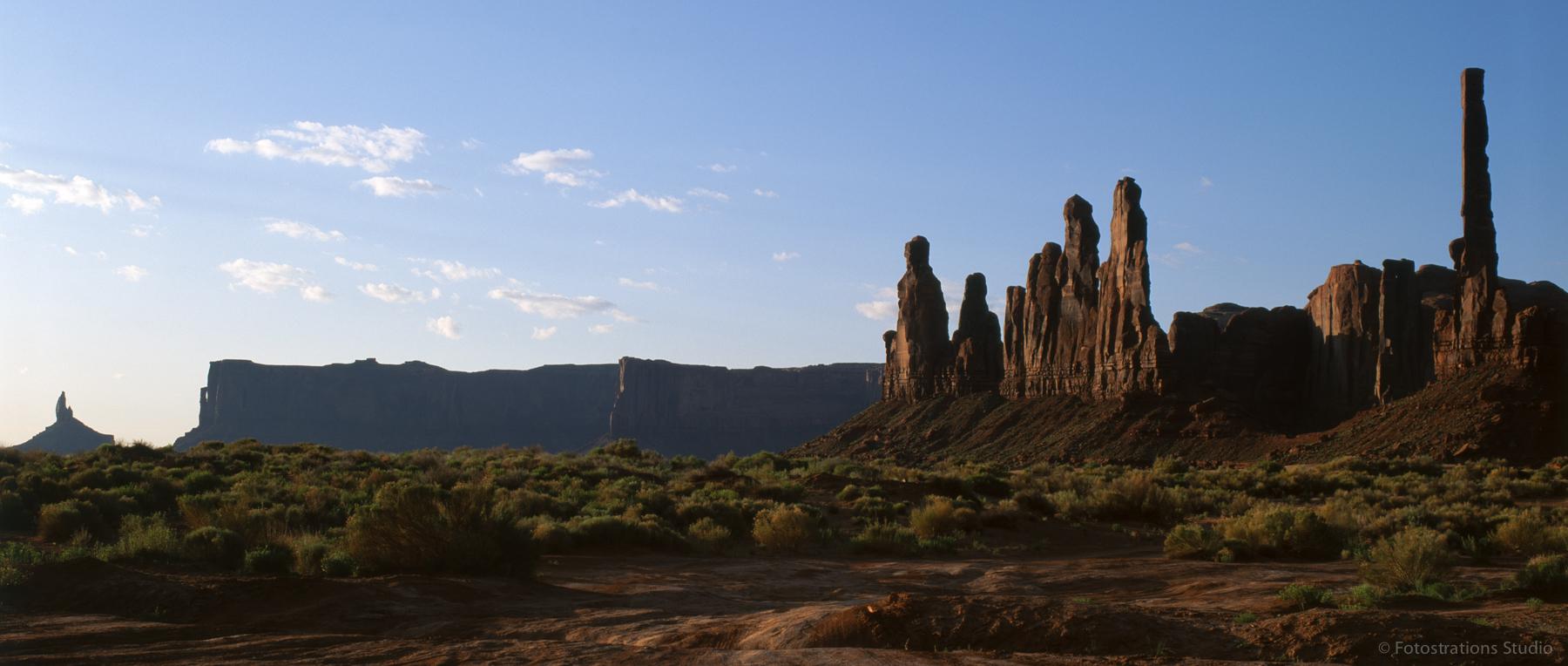 Sunset at Totem Pole Formation in Monument Valley, Navajo Nation [1800x764] [OC] | Scrolller