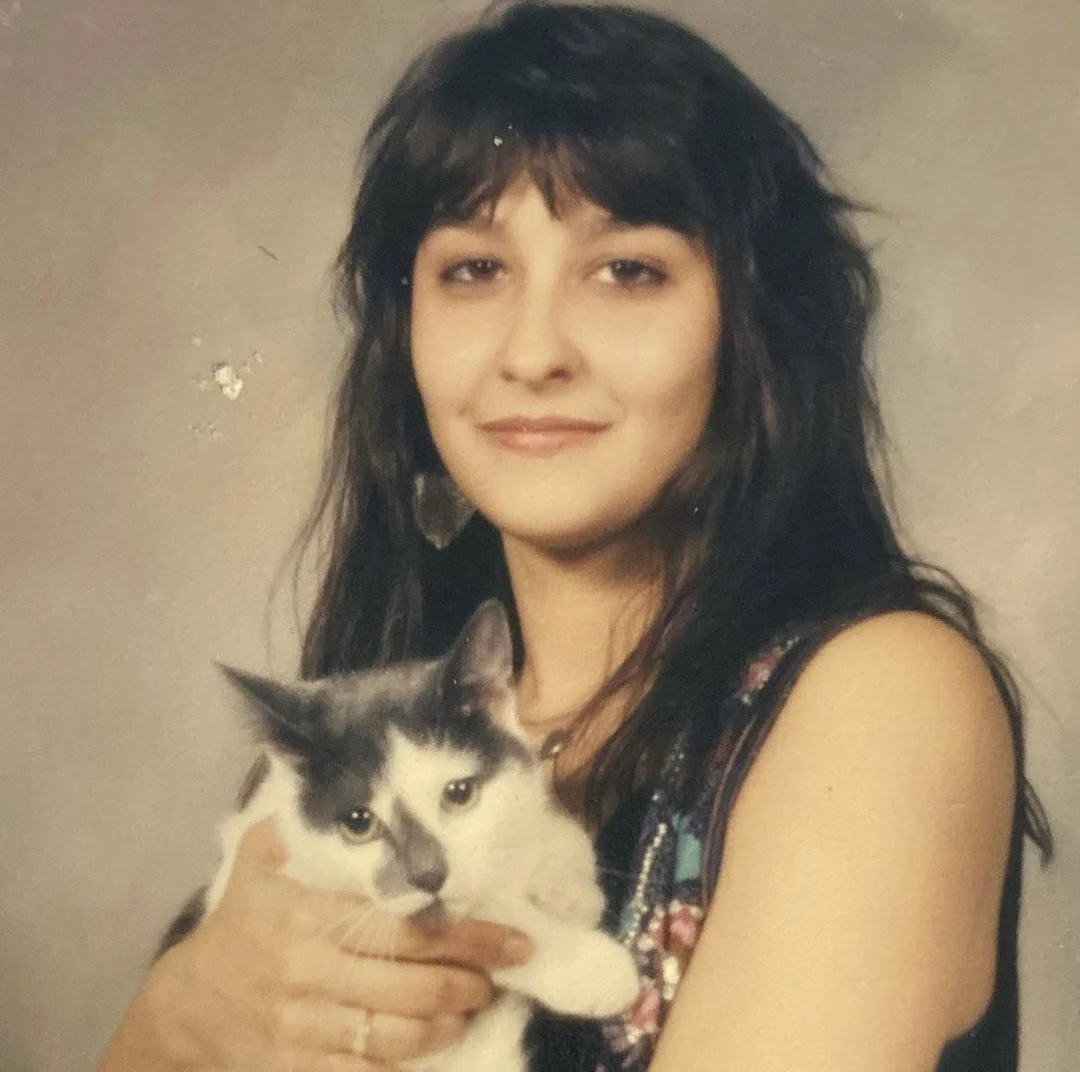 my momma in the late 80s | Scrolller