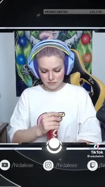 HMC while I open a party popper | Scrolller