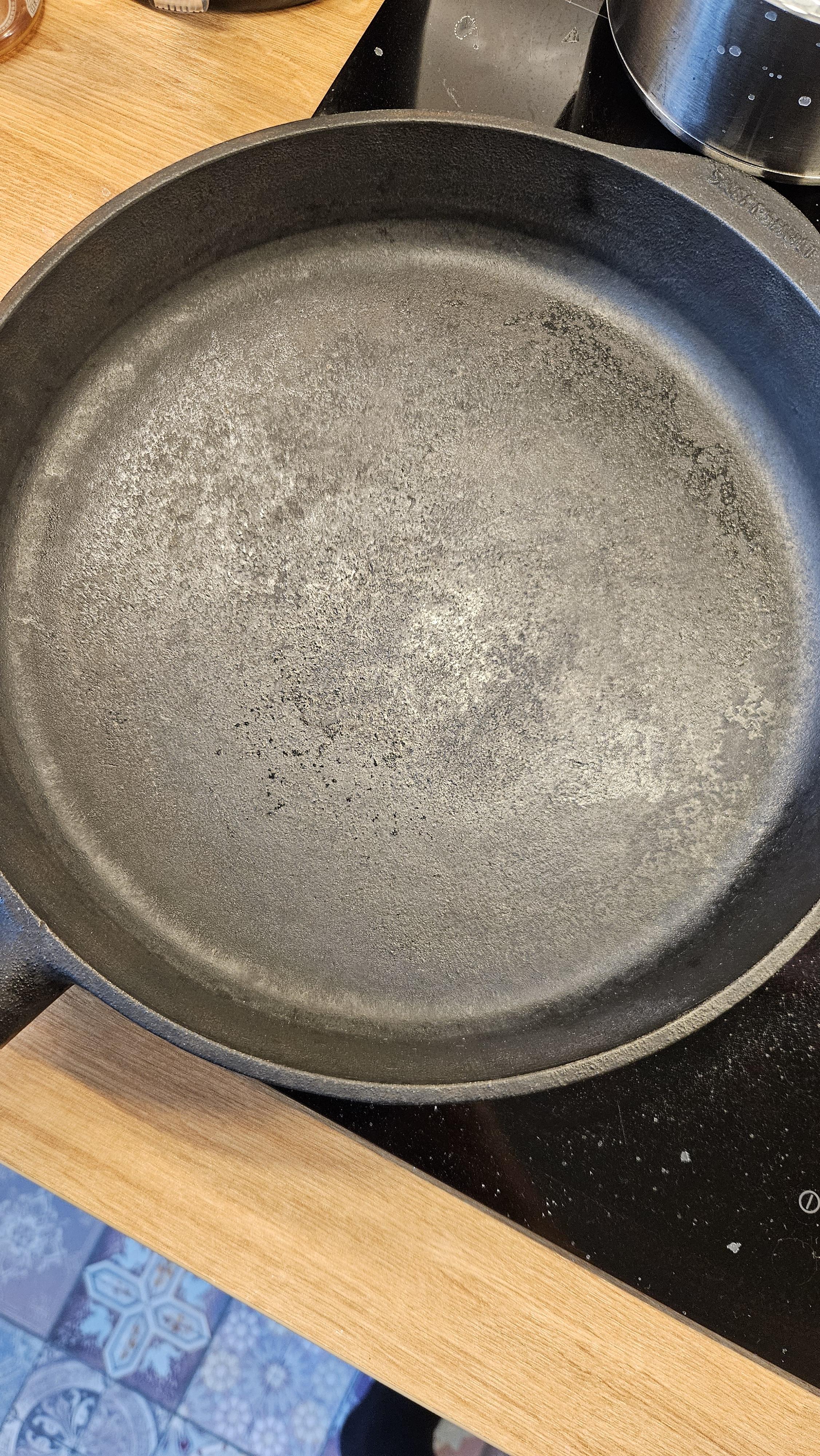 Cleaning pan | Scrolller