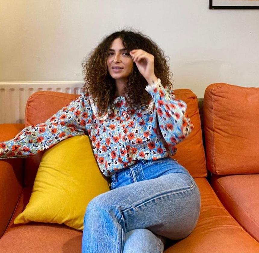 Anna Shaffer Scrolller