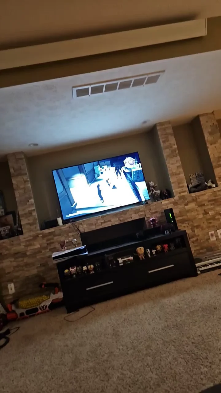 Help me Stepcloud, I'm stuck. | Scrolller