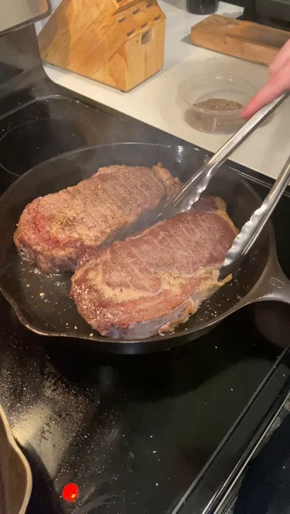 Nothing beats a cast iron sear | Scrolller