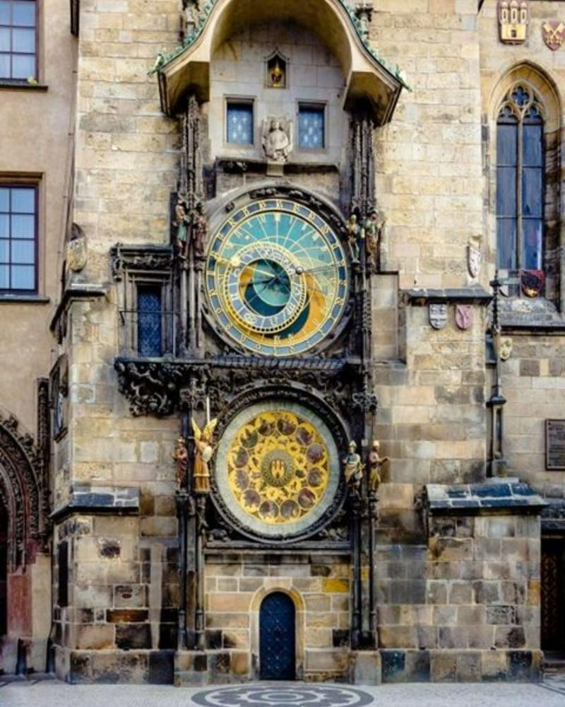 World's Oldest Astronomical Clock In Prague. | Scrolller