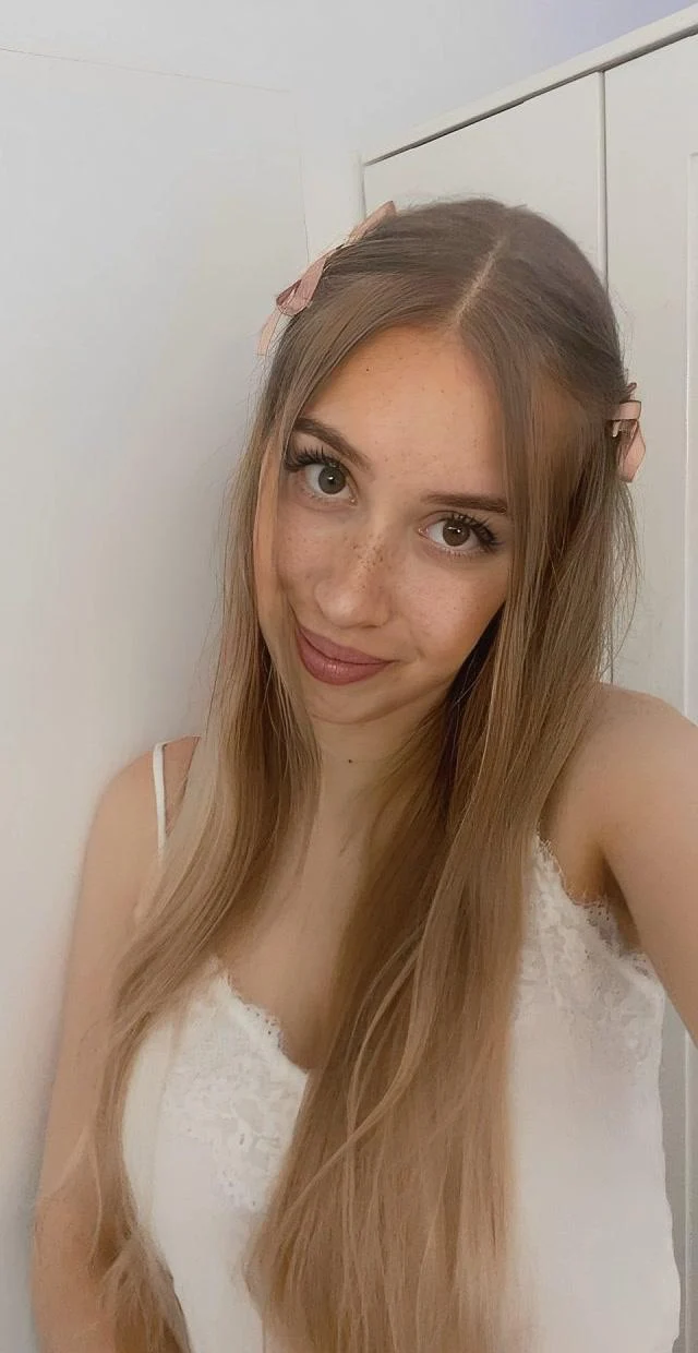 Merry X-Mas :) | Scrolller