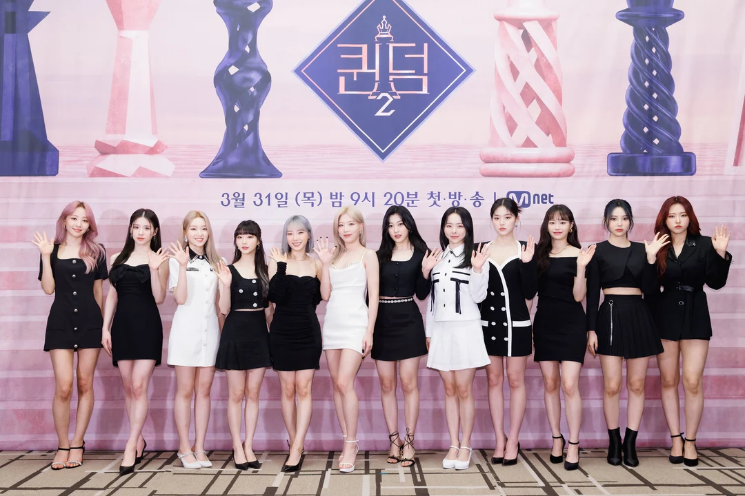 LOONA - Yves, Kim Lip and Choerry | Scrolller