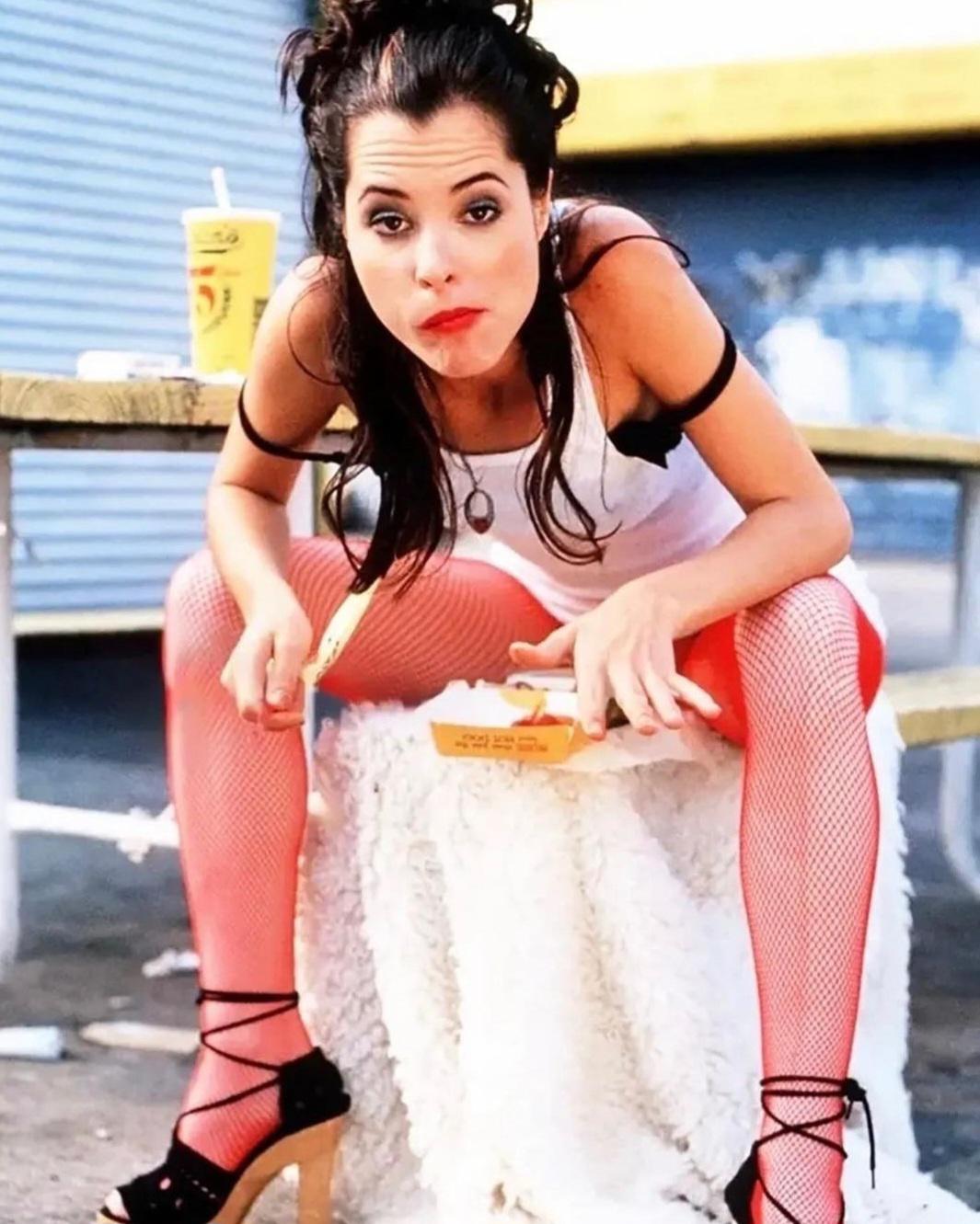 Parker Posey in the 90s | Scrolller