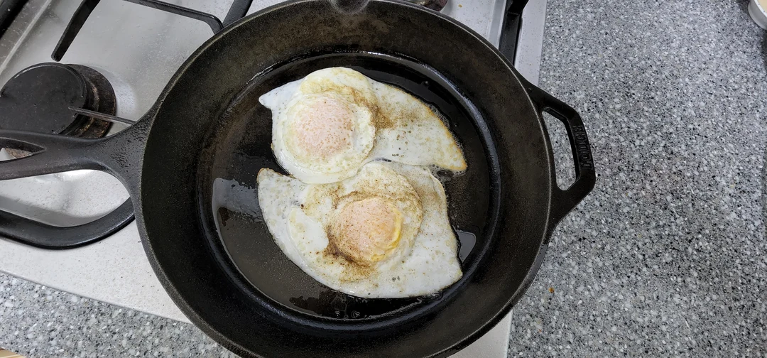 I made CI yin-yang slidey eggs | Scrolller