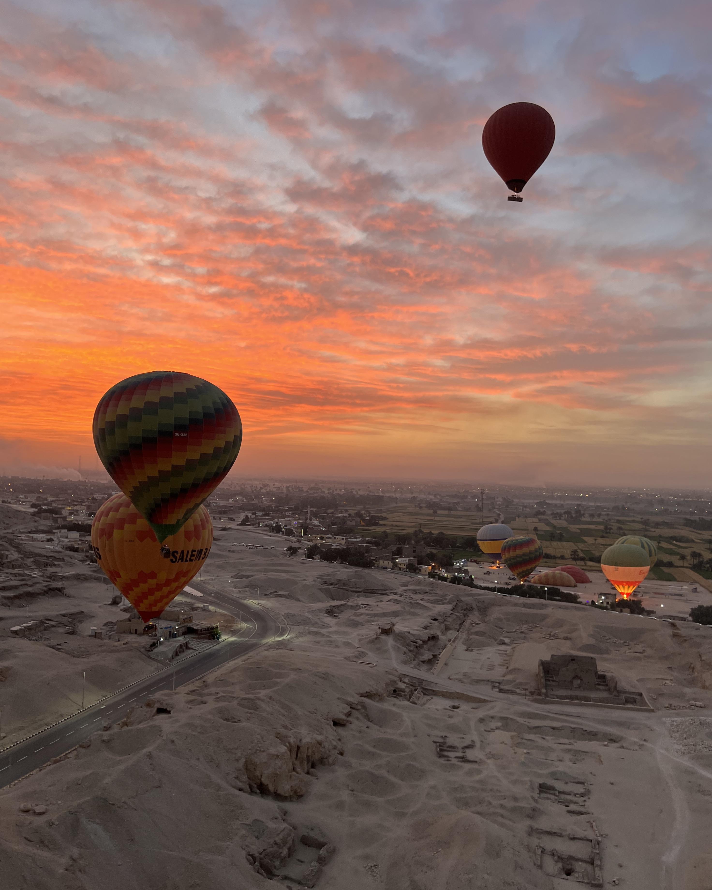 Hot Air Balloon | Scrolller