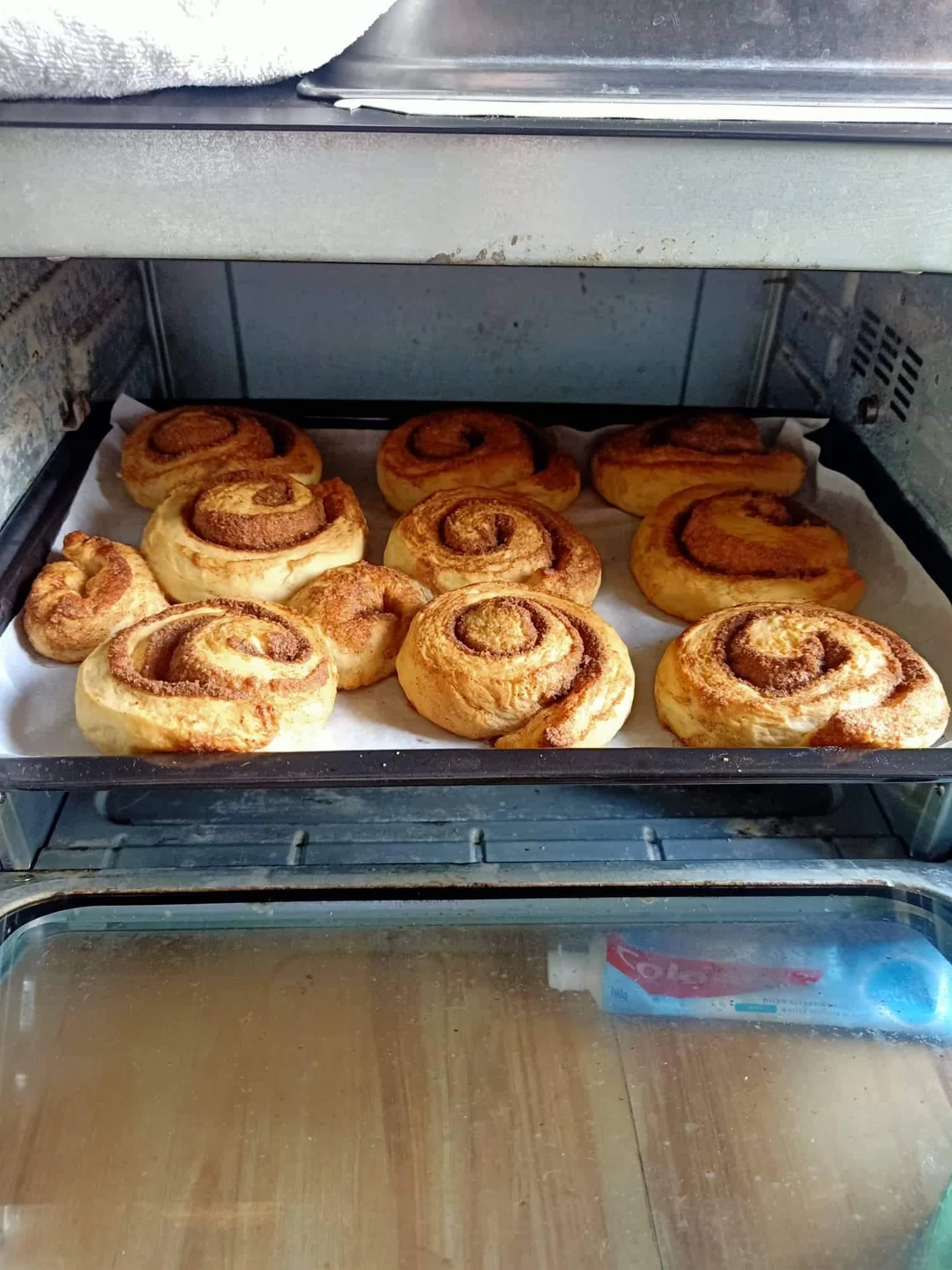 Wrinkly Cinnamon rolls | Scrolller