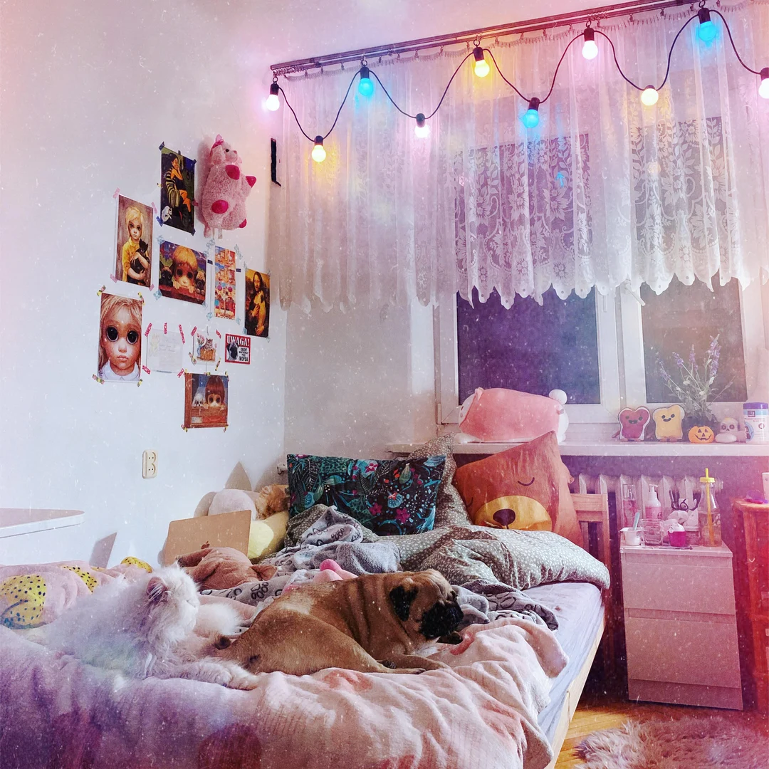 My cute little sleeping nook. | Scrolller