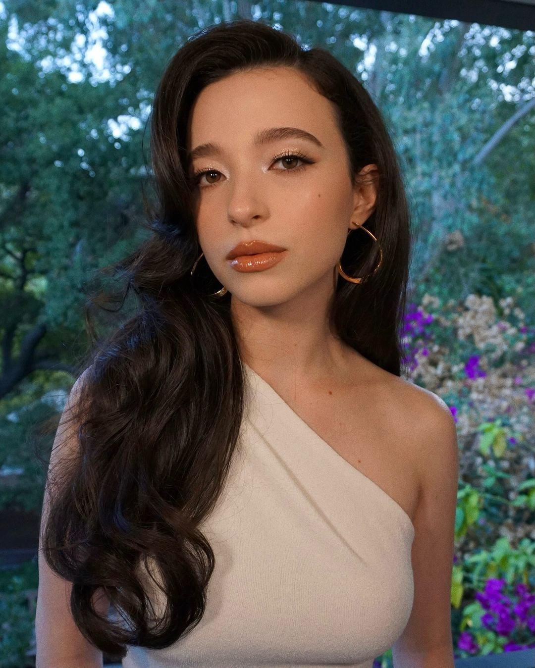 Mikey Madison for the ‘ANORA’ premiere | Scrolller