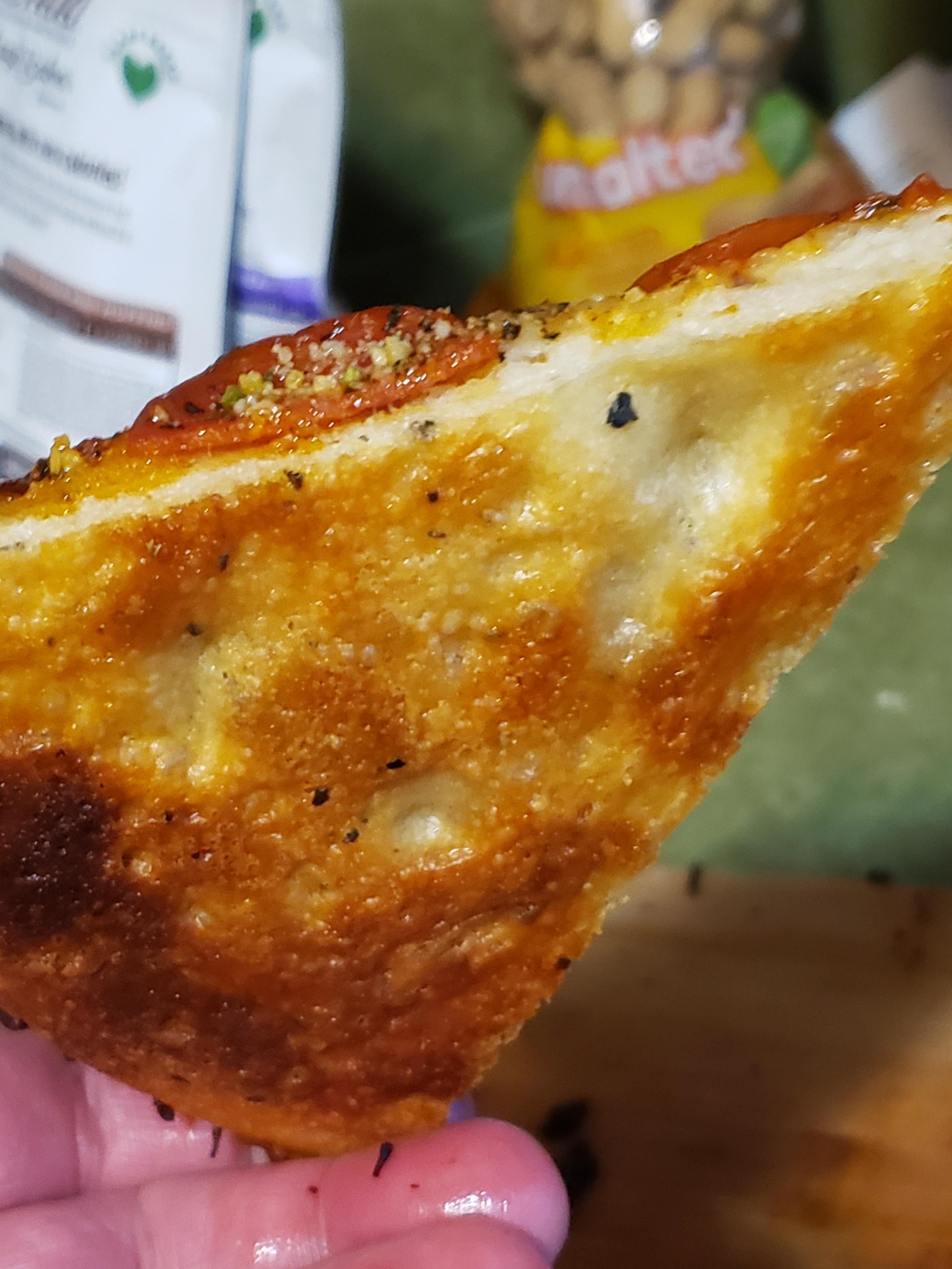 Pepperoni pan pizza | Scrolller