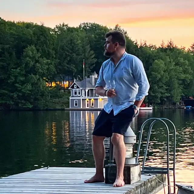 Quiet nights | Scrolller