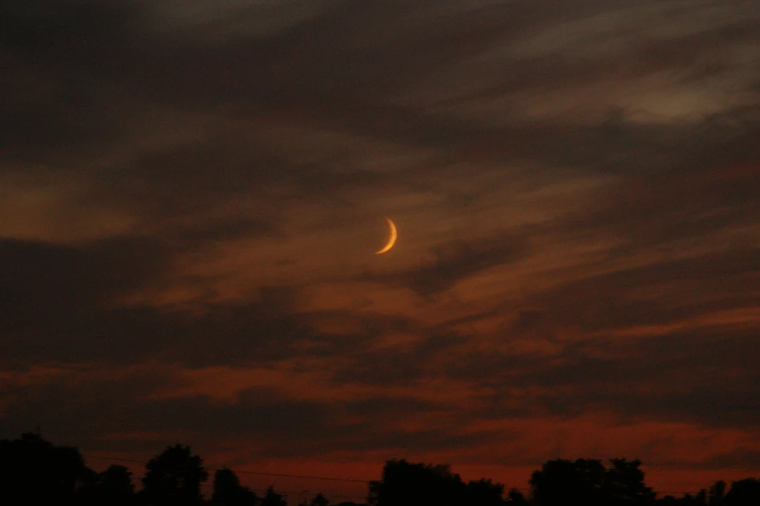 Discover more like SkyPorn: Crescent moon in red sky and Related Content | Scrolller