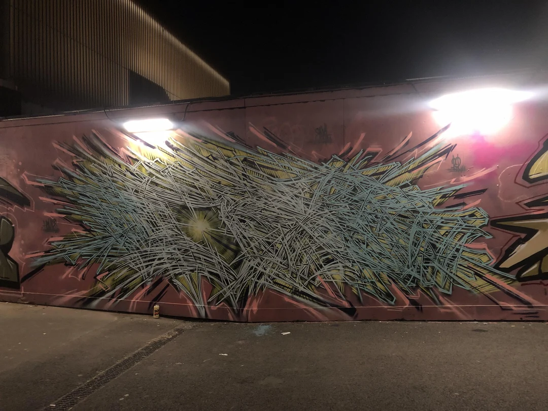 London hackney wick. Can anyone read this? | Scrolller