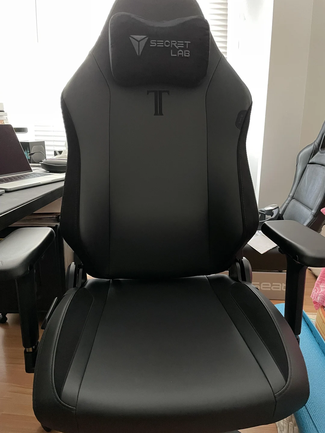 A secret chair | Scrolller