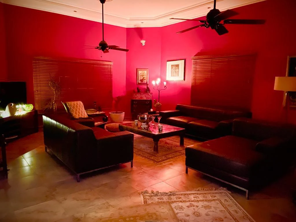 Cozy lounge in Dubai | Scrolller