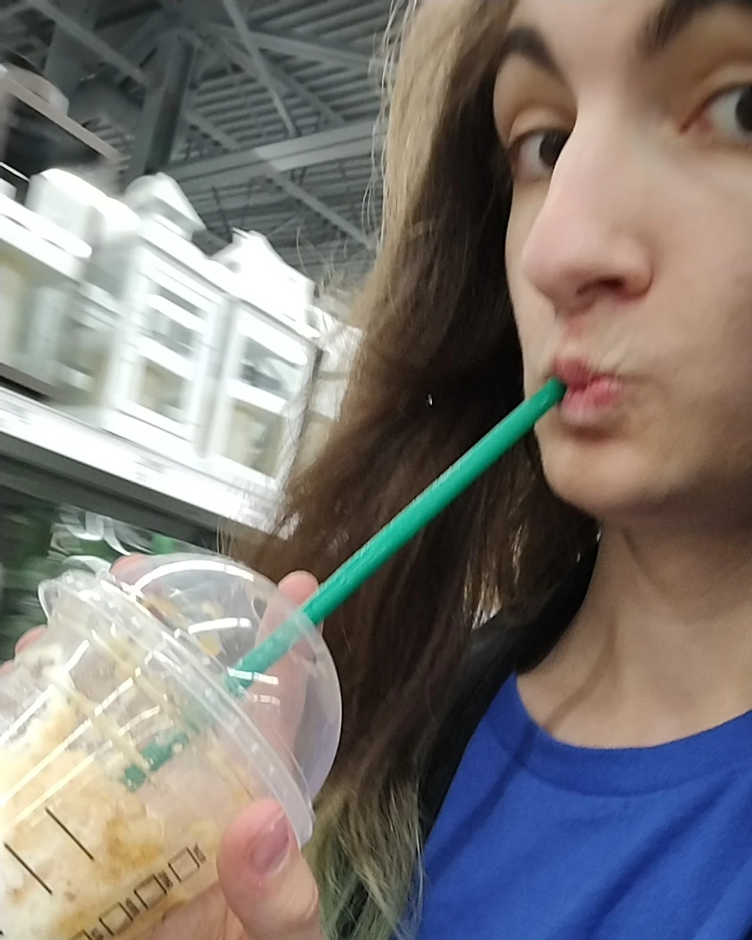 Starbucks girl🫢🫢😝😝 | Scrolller