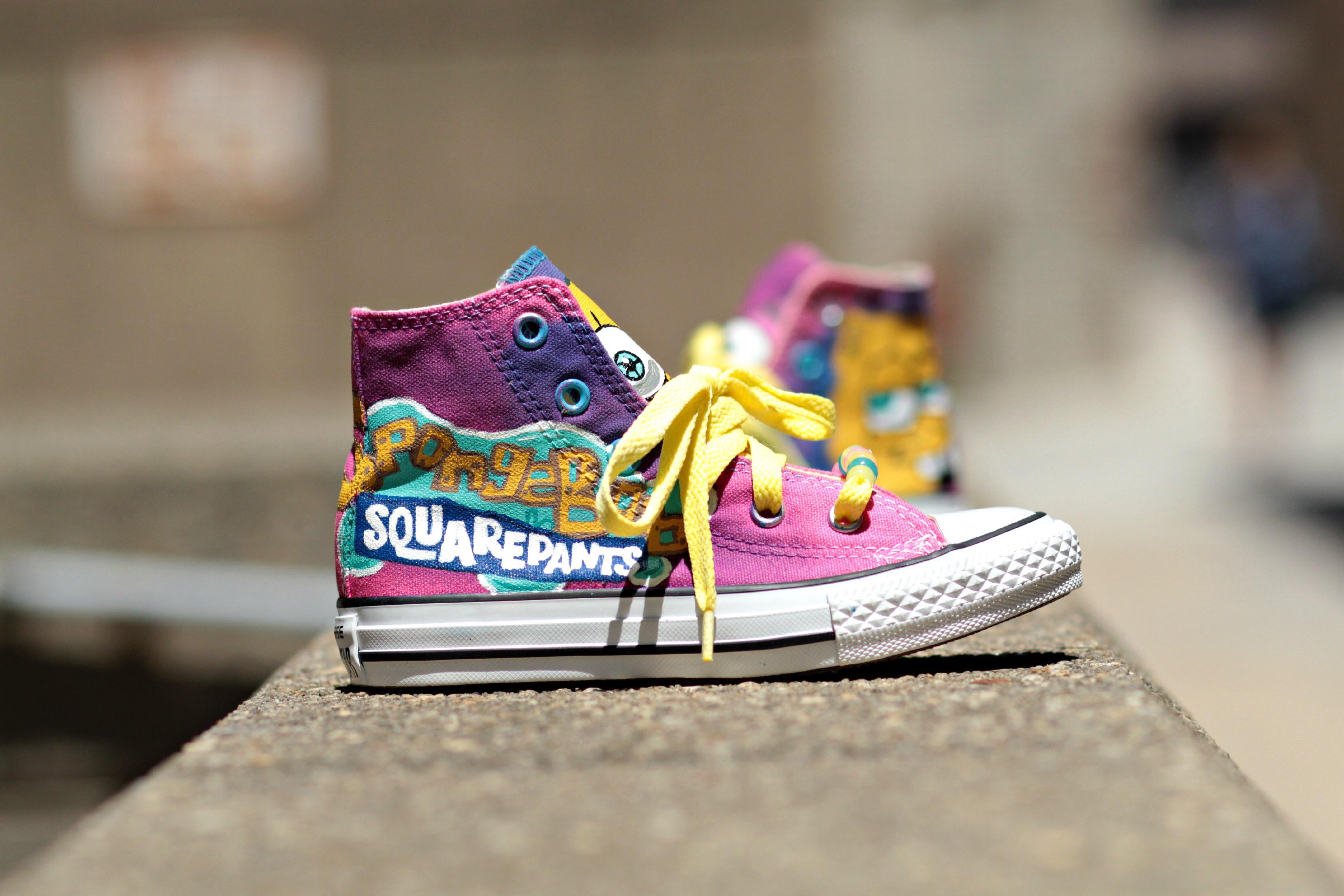 Custom Hand Painted SpongeBob Pair | Scrolller